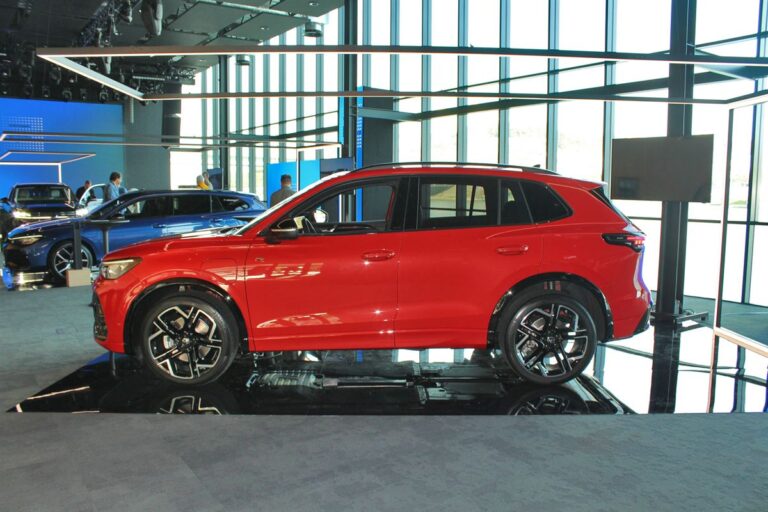 UL: Volkswagen nám ukázal nový Tiguan, Passat aj Touareg, posun vpred ... UL: Volkswagen nám ukázal nový Tiguan, Passat aj Touareg, posun vpred ...